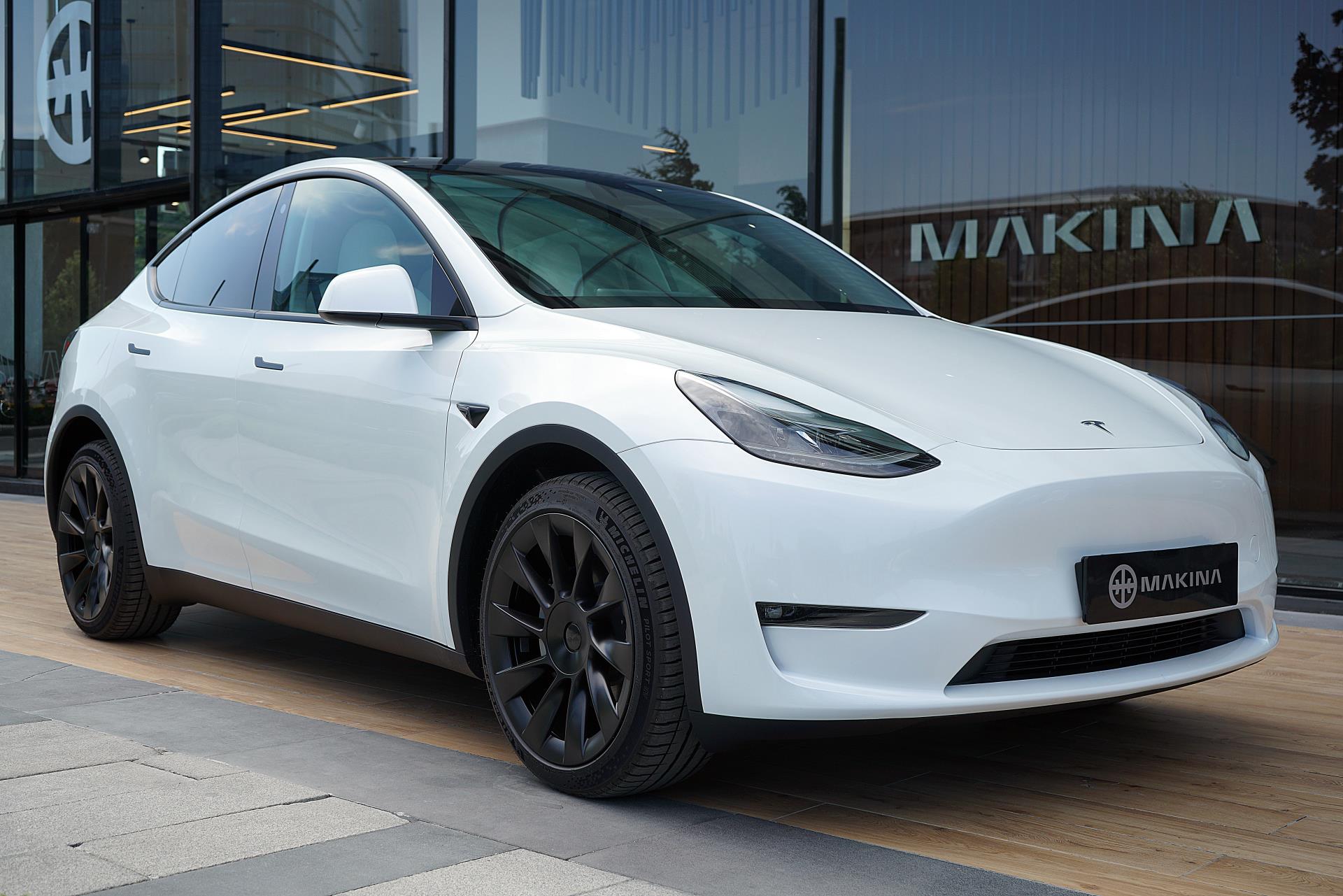 Tesla/Model Y Long Range