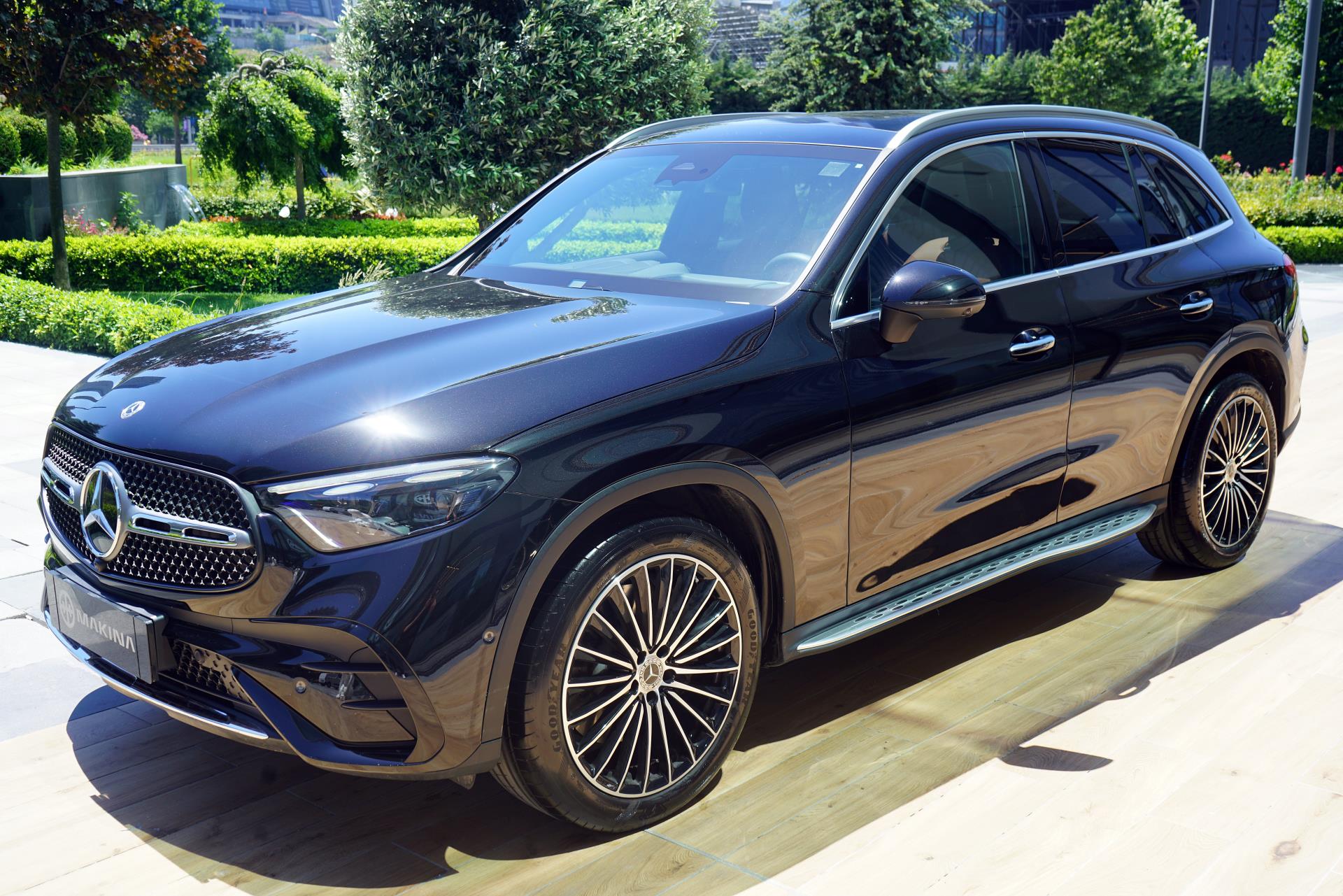Mercedes - Benz/Glc 180 Amg